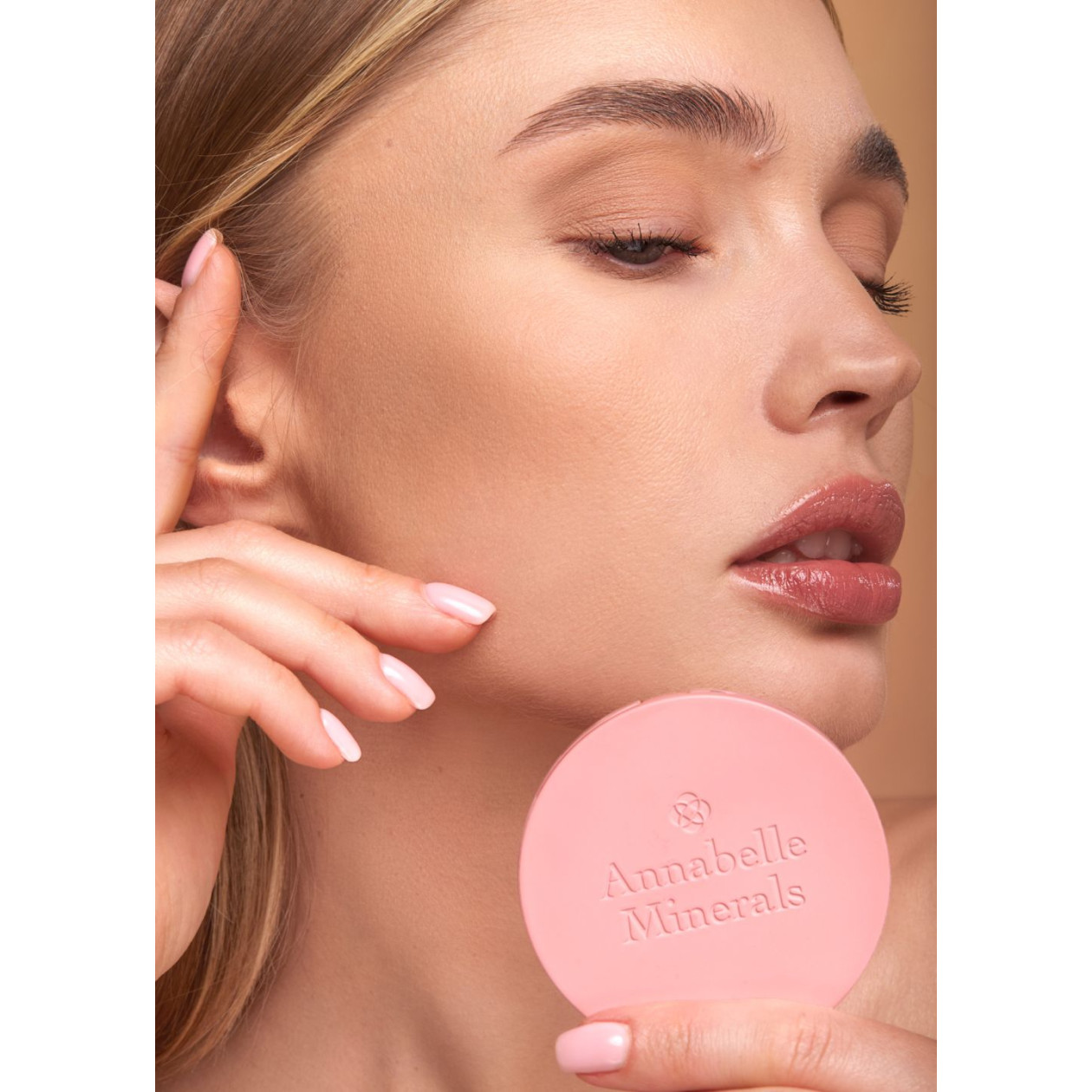 Mineral Pressed Powder Bronzer – natural sculpting and contouring
